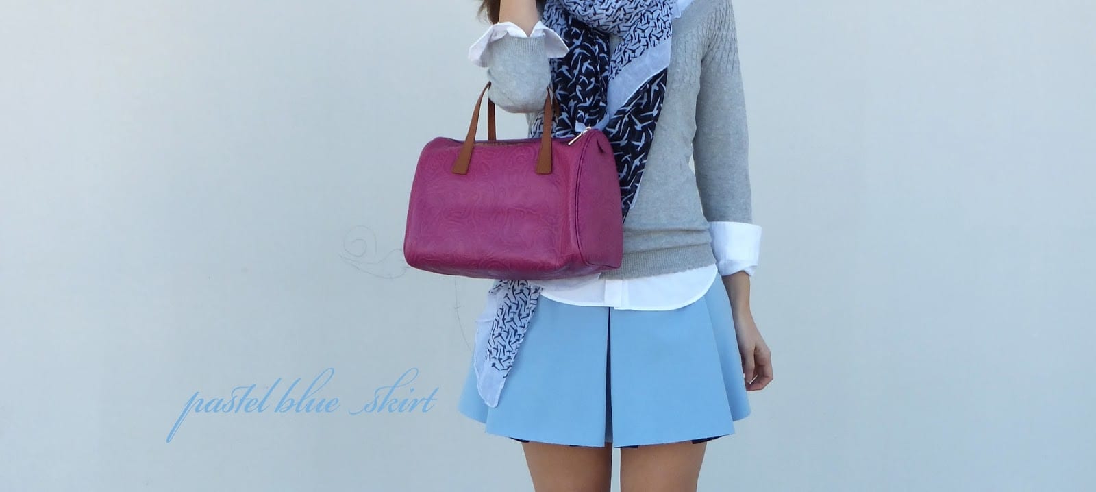 Falda azul pastel de Zara | IN FRONT ROW STYLE