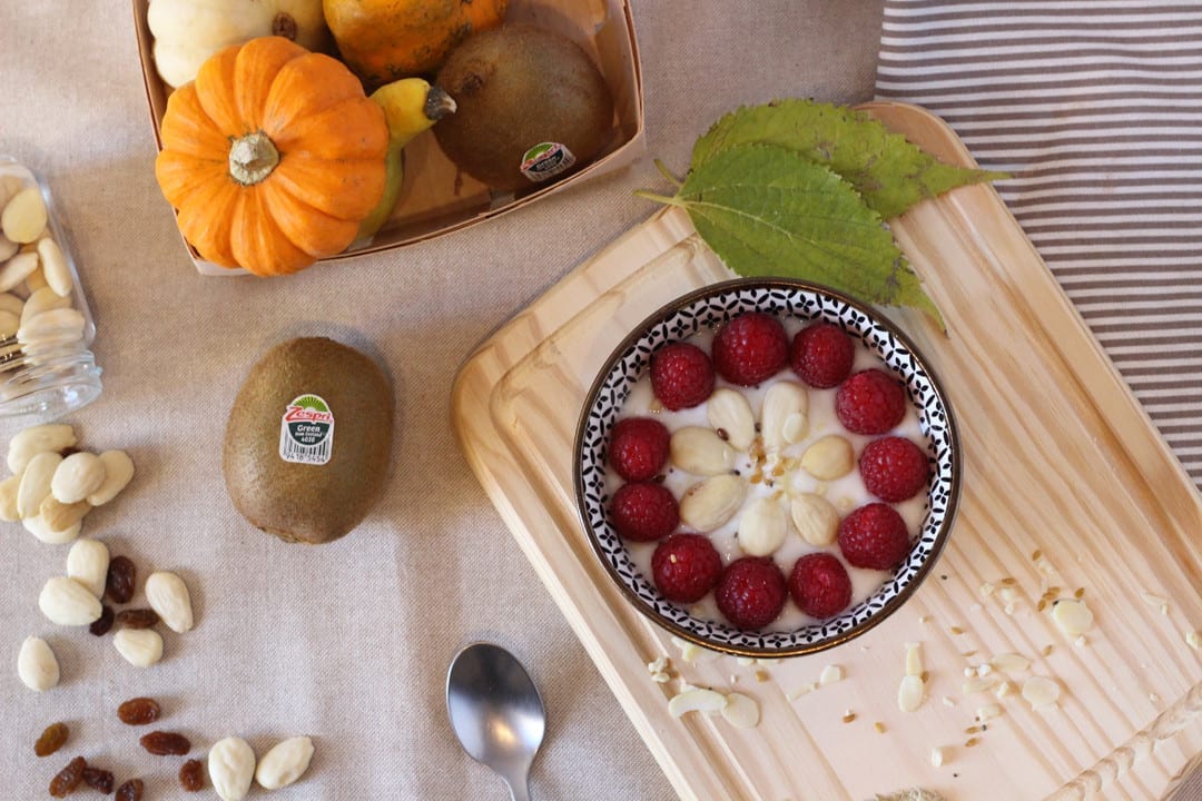 Merienda saludable con kiwi y almendras | IN FRONT ROW STYLE