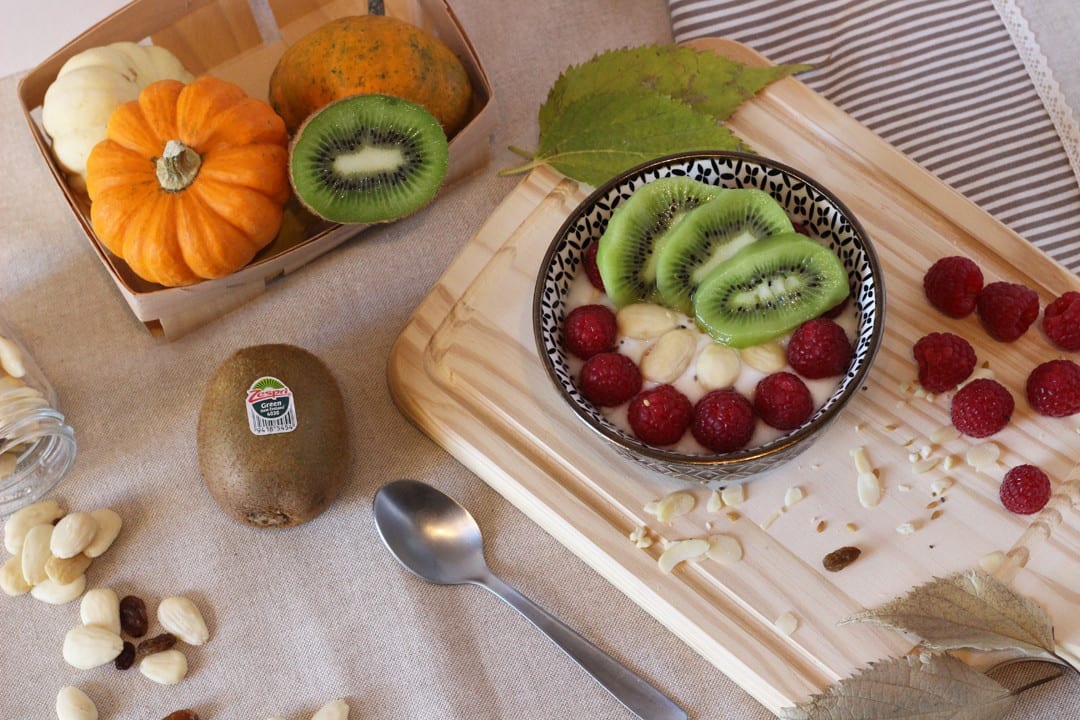 Merienda saludable con kiwi y almendras | IN FRONT ROW STYLE